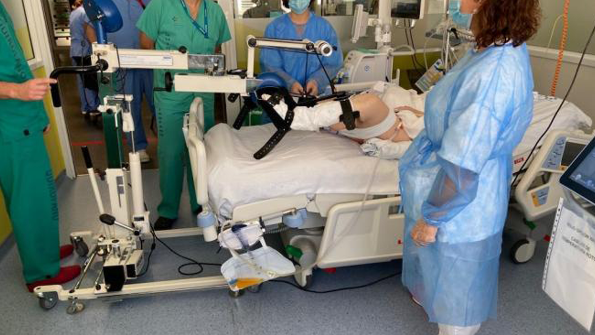 MOTOmed letto2 motorisé en usage à Gran Canaria - MOTOmed